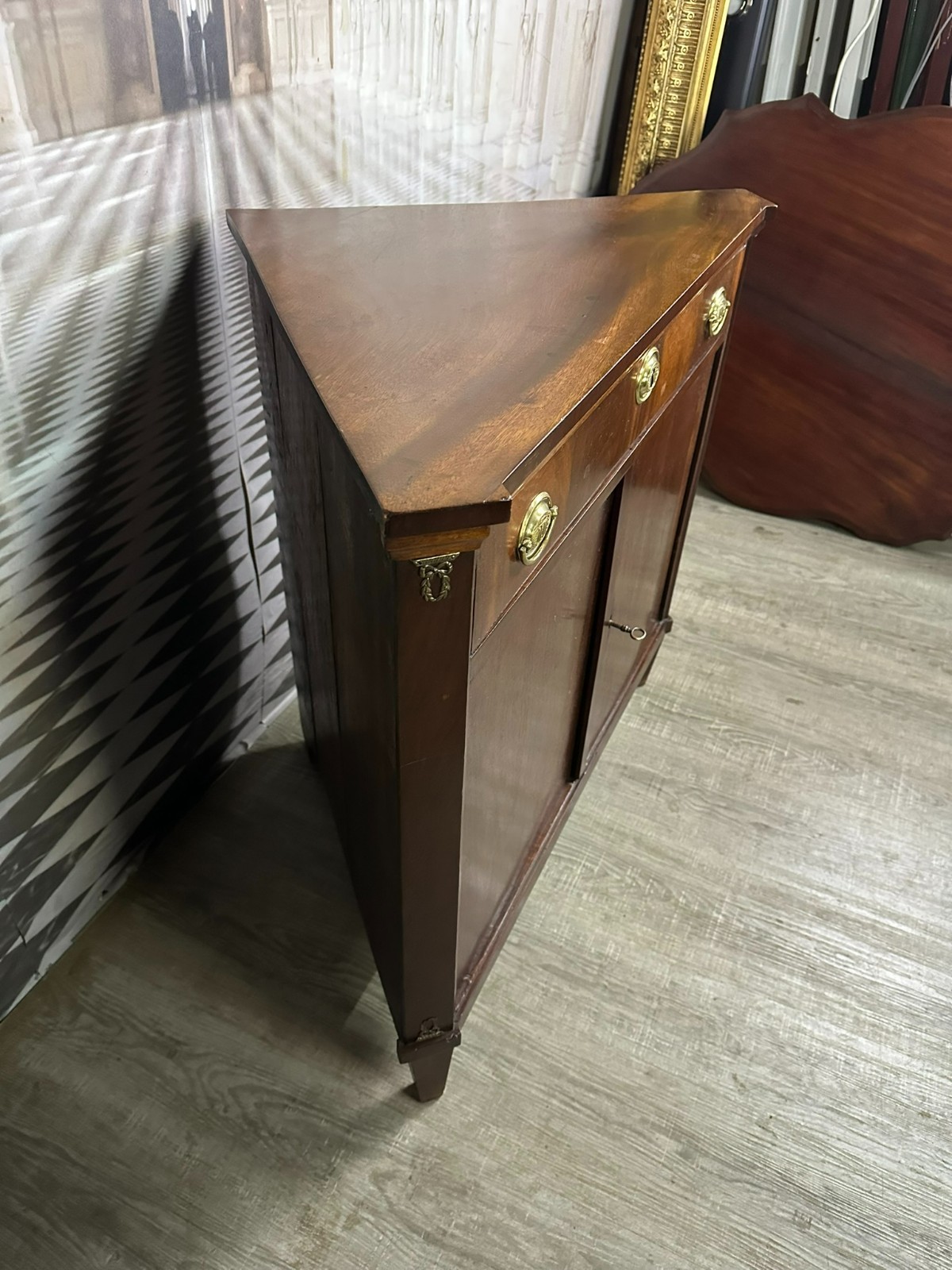 ANTIKE LOUIS SEIZE ECK KOMMODE UM 1880 MAHAGONI – Arthome24